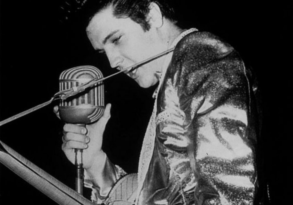Elvis Presley - Clean Up Your Own Backyard - Timeless Music