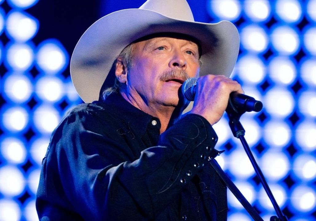 Alan Jackson - Chasin' That Neon Rainbow (Official Music Video ...