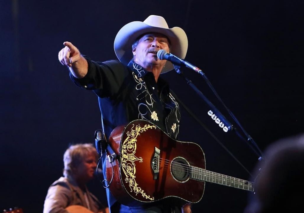 Alan Jackson - Someday (Official Music Video) - Timeless Music