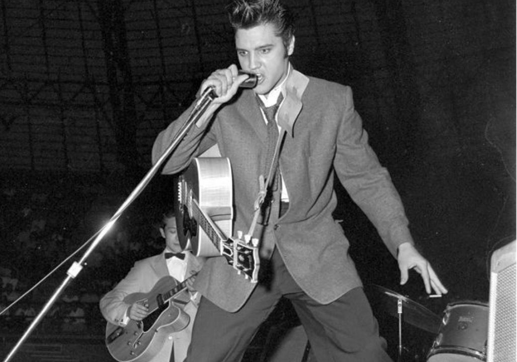 Elvis Presley - The King Megamix - Timeless Music