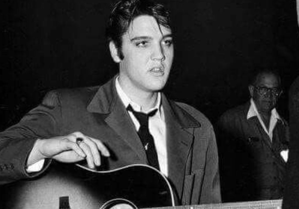 Elvis Presley - Raised on Rock - Timeless Music