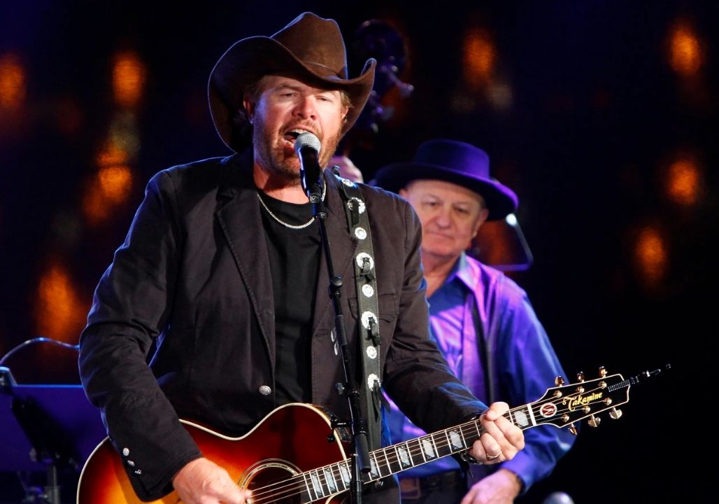 Toby Keith - Courtesy Of The Red, White And Blue (The Angry American ...