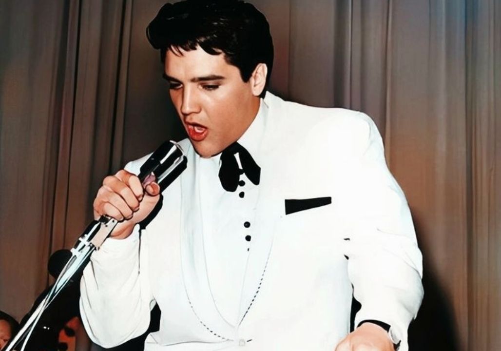 Elvis Presley - Clean Up Your Own Backyard - Timeless Music