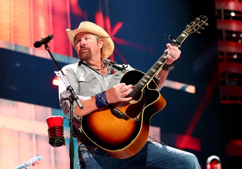 “Yet” by Toby Keith is a reflective and emotional song from his 2009 ...