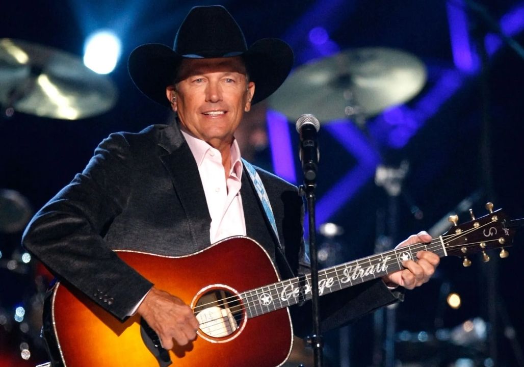 “DISRESPECTED AND KICKED OUT OF A LUXURY HOTEL, Country Music Star ...