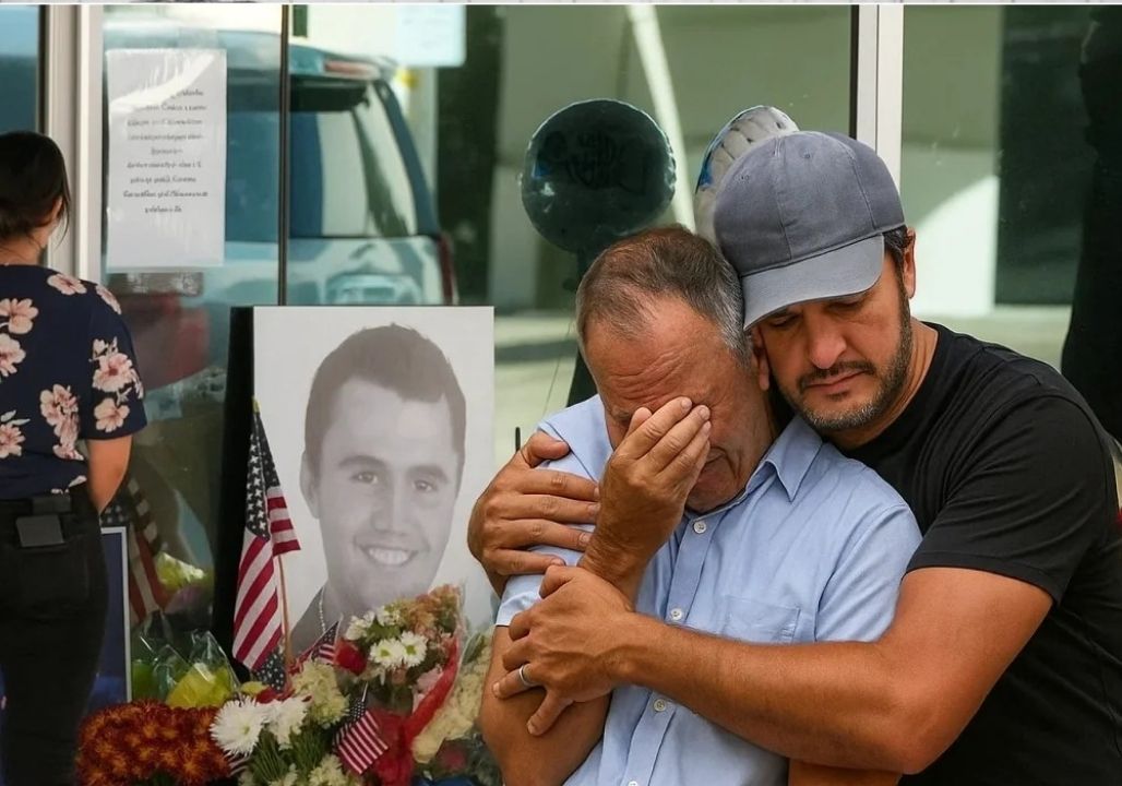 Luke Bryan Comforts Grieving Father at Charlie Kirk Memorial: A Moment ...